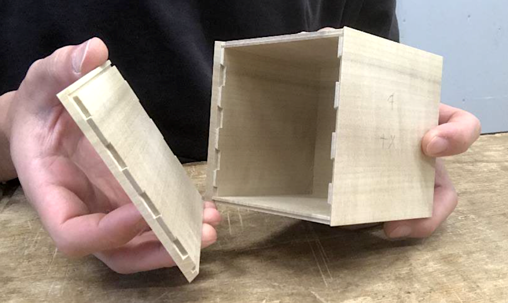 世界初の木造衛星完成 金属製の環境負荷に一石 | 京都大学新聞社／Kyoto University Press